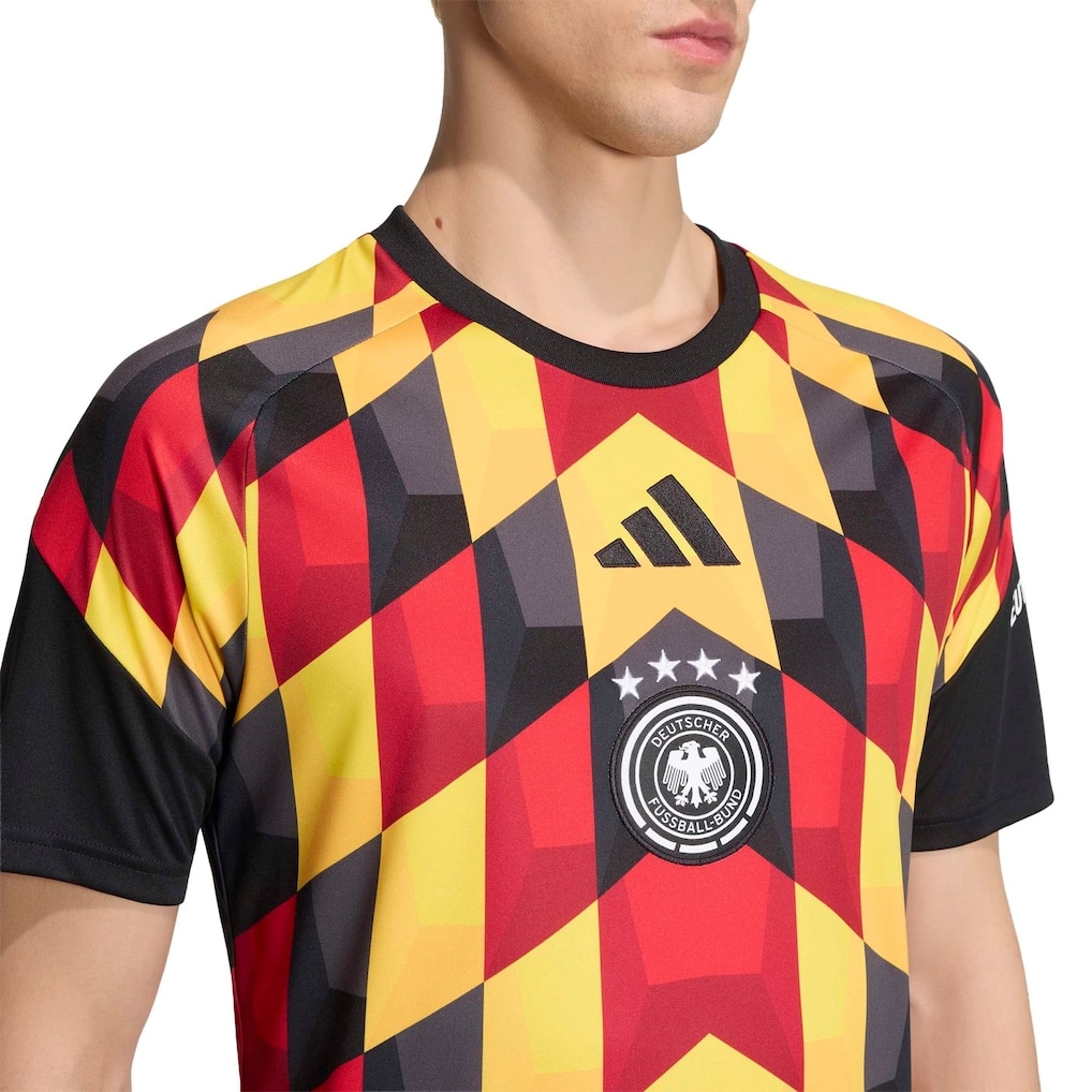 DFB Aufwärmtrikot 2026 kaufen: Das schwarze Pre-Match-Shirt von adidas ...